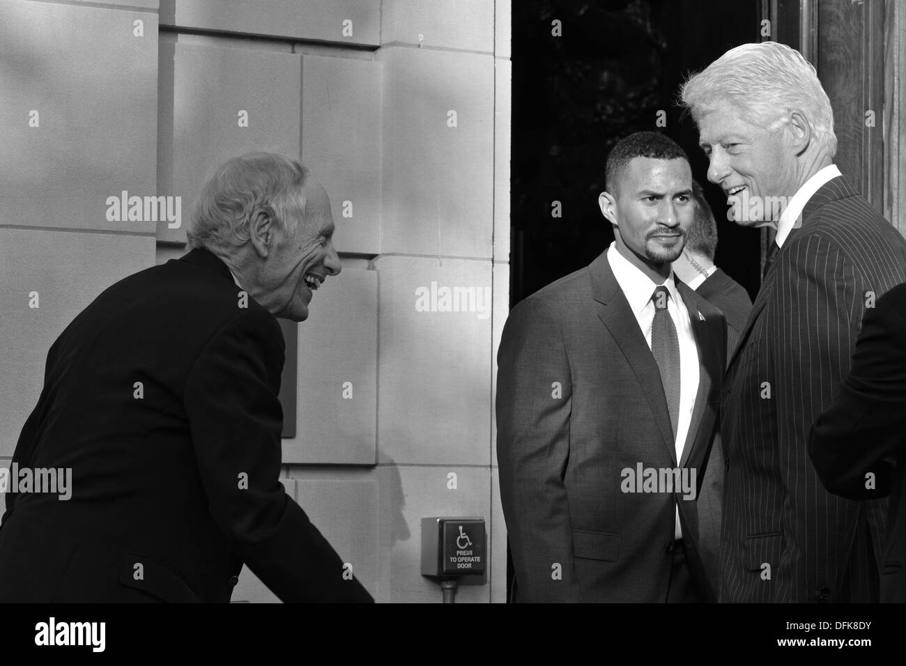 Hillary and bill clinton yale hi-res stock photography and images - Alamy