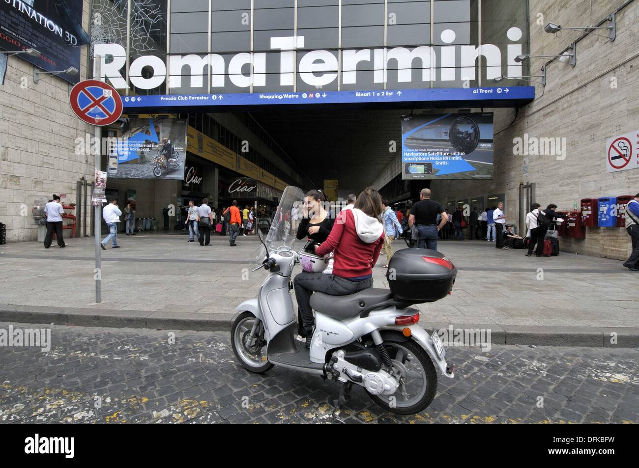 Roma street railway station hi-res stock photography and images - Alamy