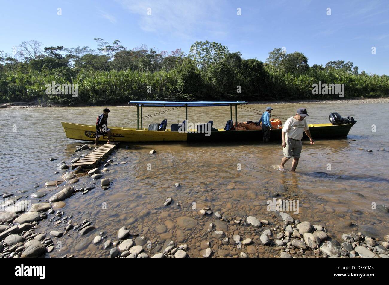 Madidi river bolivia boat hi-res stock photography and images - Alamy