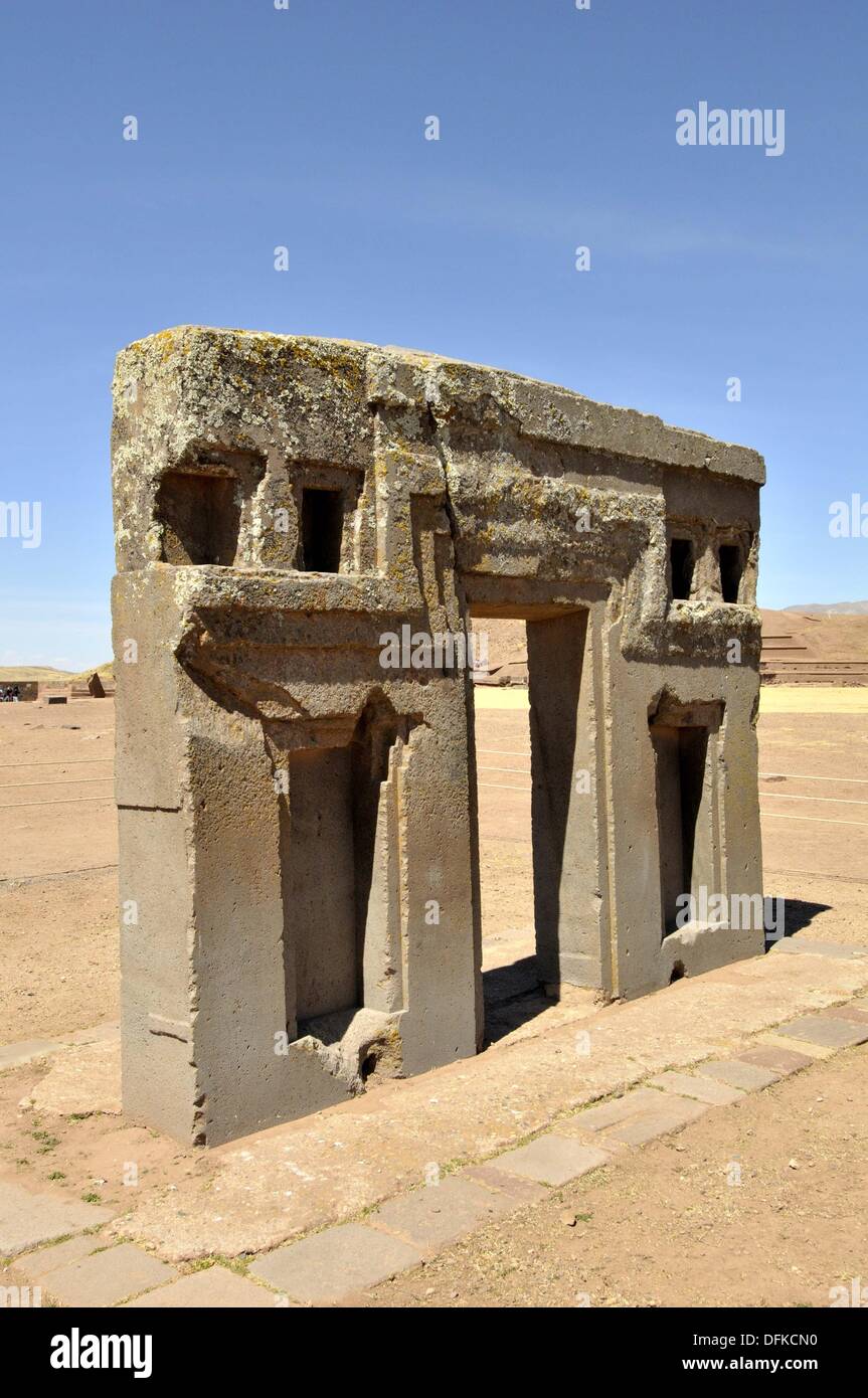 Gate of the sun at tiwanaku hi-res stock photography and images - Alamy