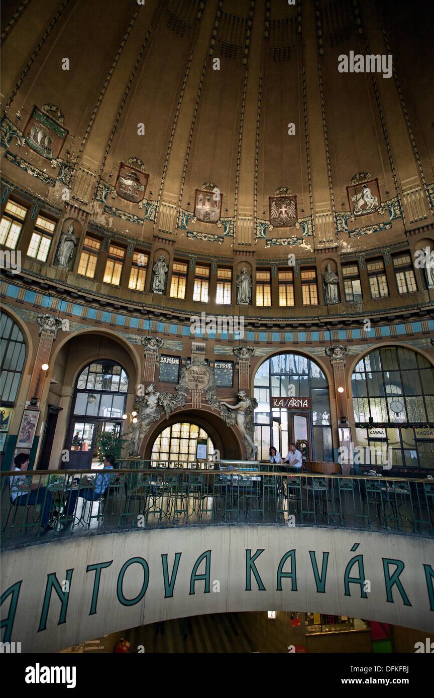 Train railway prague hi-res stock photography and images - Alamy