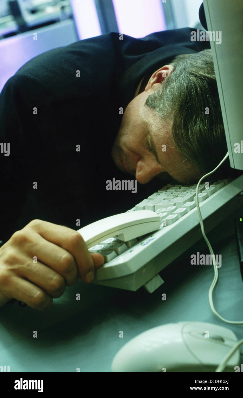 Defeated man hi-res stock photography and images - Alamy