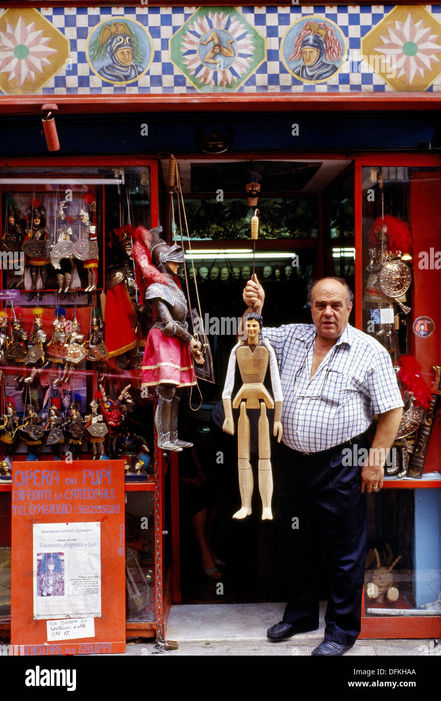 Puppet theatre sicily hi-res stock photography and images - Alamy