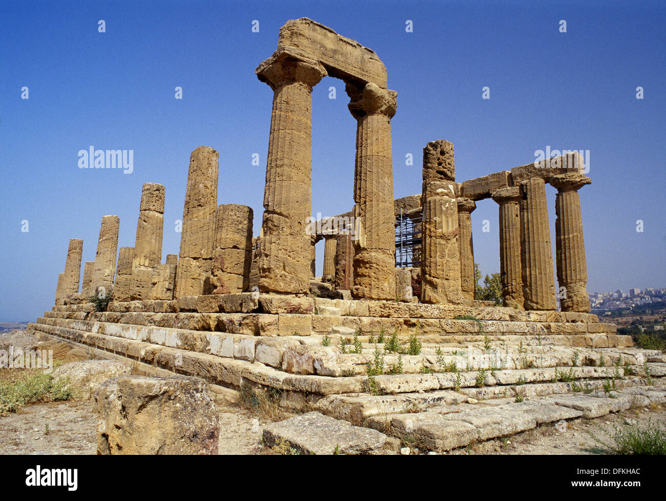 Temple agrigento telamon hi-res stock photography and images - Alamy