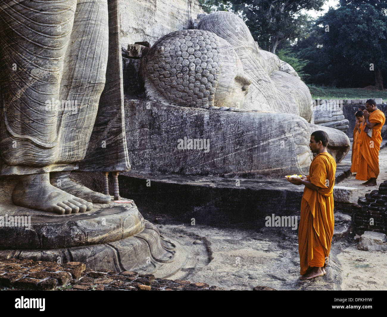 Kalu Gal Vihara Buddha Statue High Resolution Stock Photography and ...