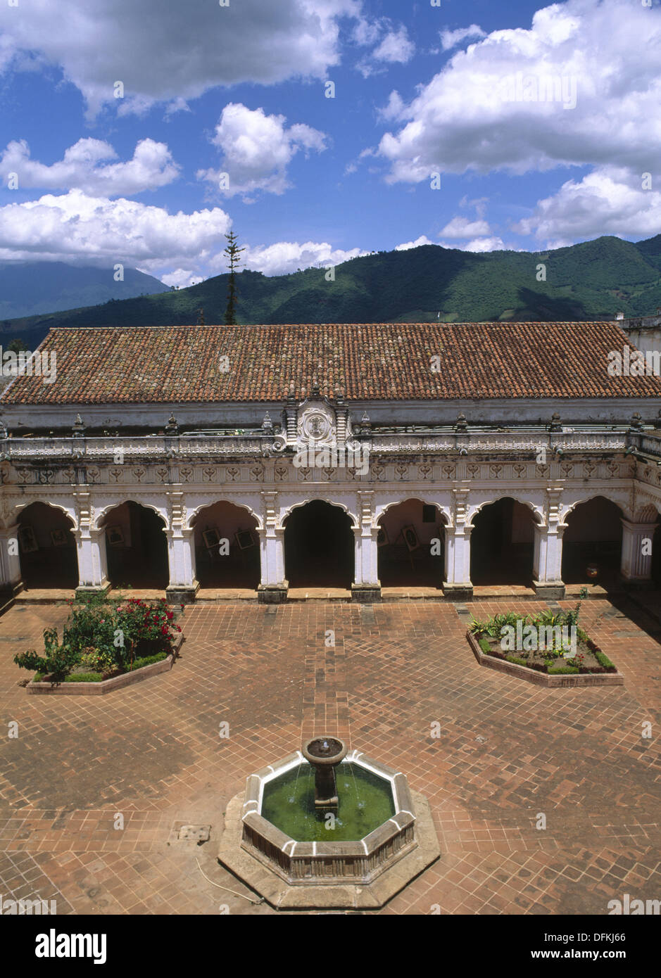 University of san carlos guatemala hi-res stock photography and images ...