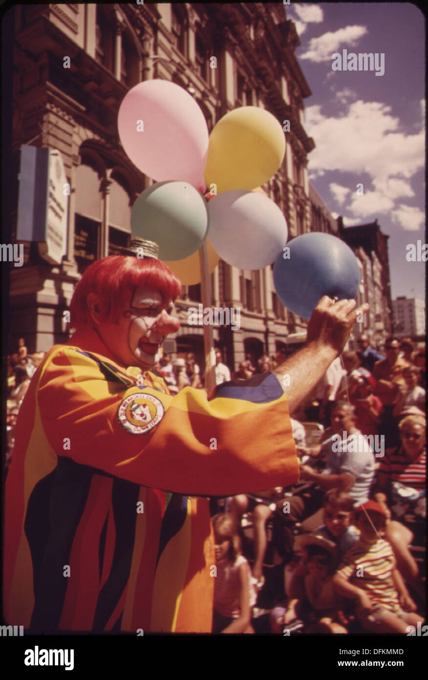 The Old Milwaukee Days annual circus parade features vibrant carnival ...