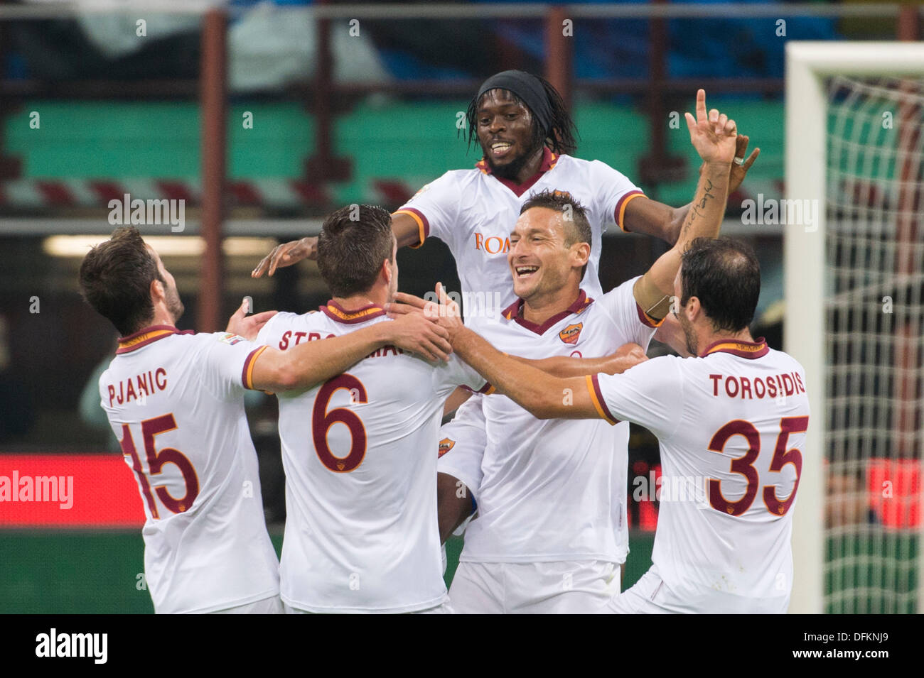 Milan, Italy. 5th Oct, 2013. Roma team group Football / Soccer ...