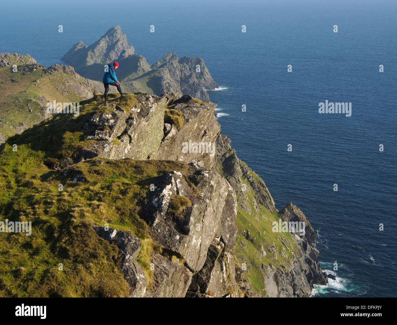 Hirta cliffs hi-res stock photography and images - Alamy