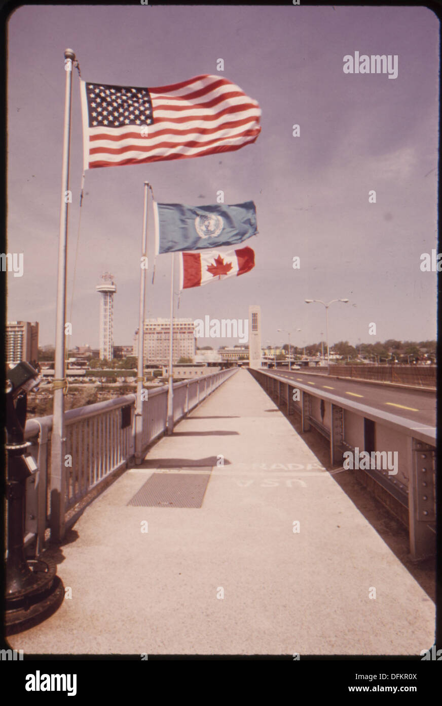 The Rainbow Bridge spans the Niagara River, connecting the United ...