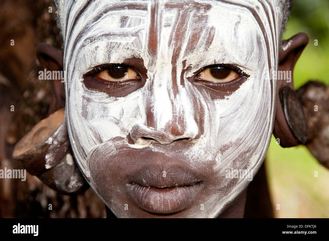 Lifestyle surma tribe hi-res stock photography and images - Alamy