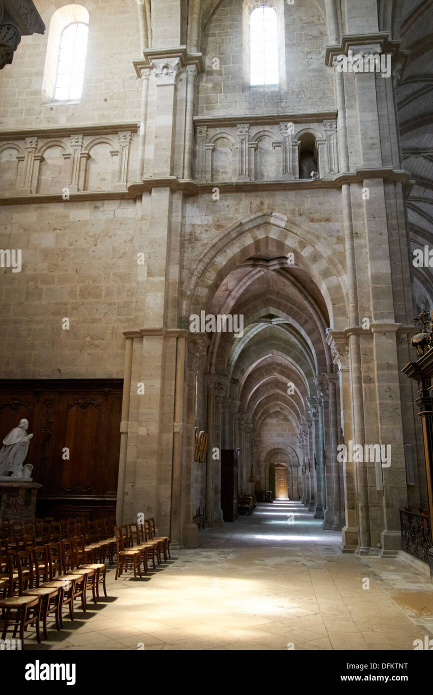 Cathedral Saint-Mammes in Langres, France Stock Photo - Alamy