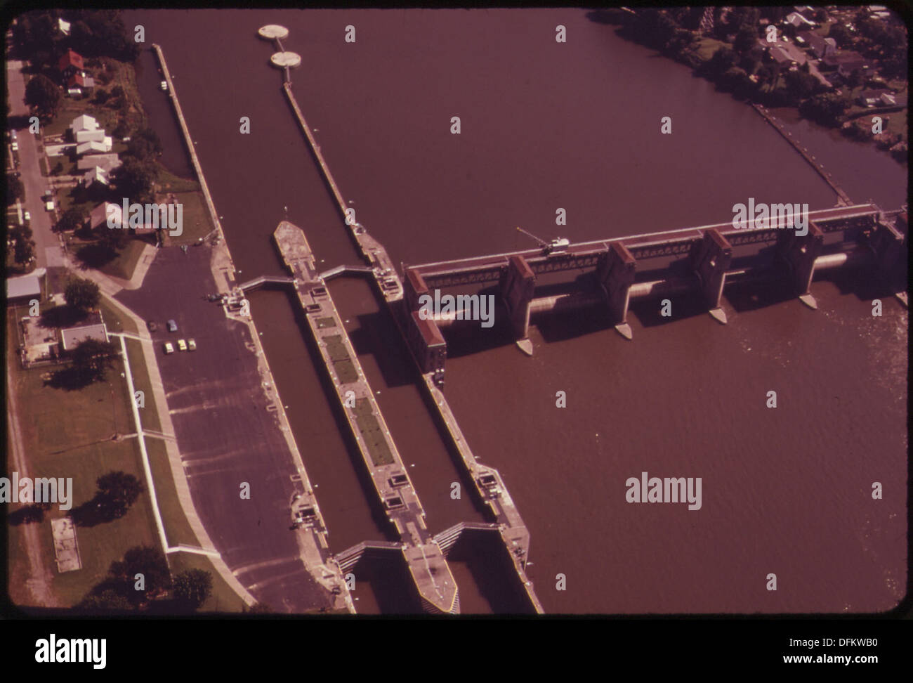 Marmet Dam and the middle lock of the three locks on the Kanawha River ...