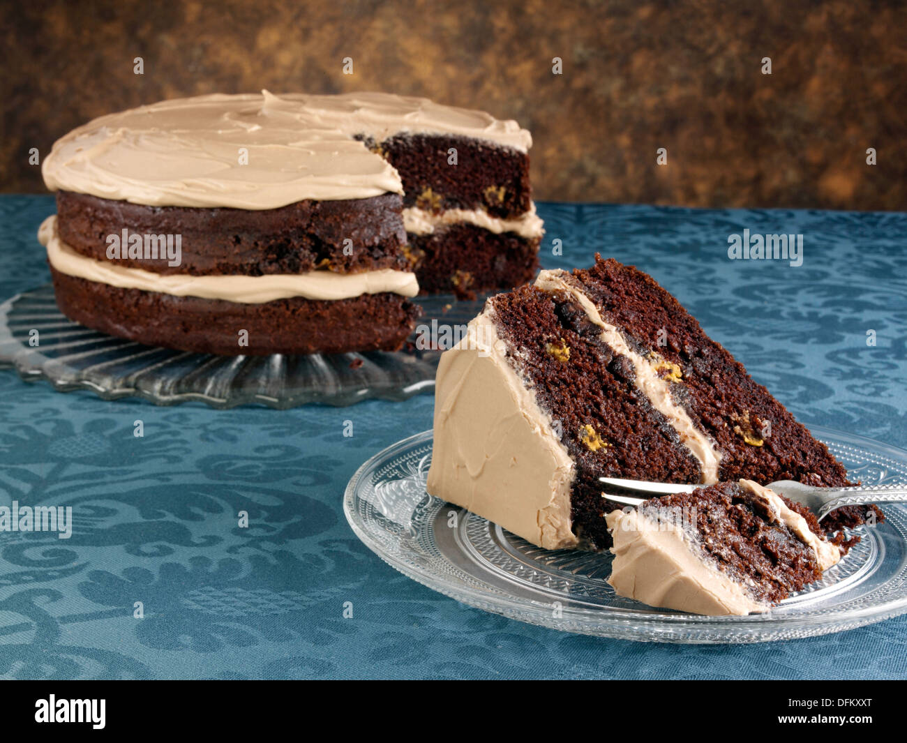 Whole frosted chocolate layer cake hi-res stock photography and images ...