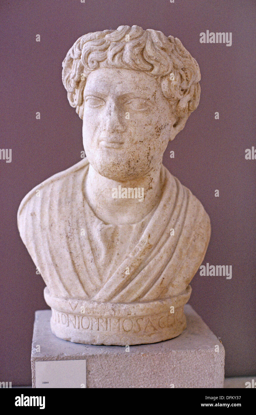 Ancient greek marble bust hi-res stock photography and images - Alamy