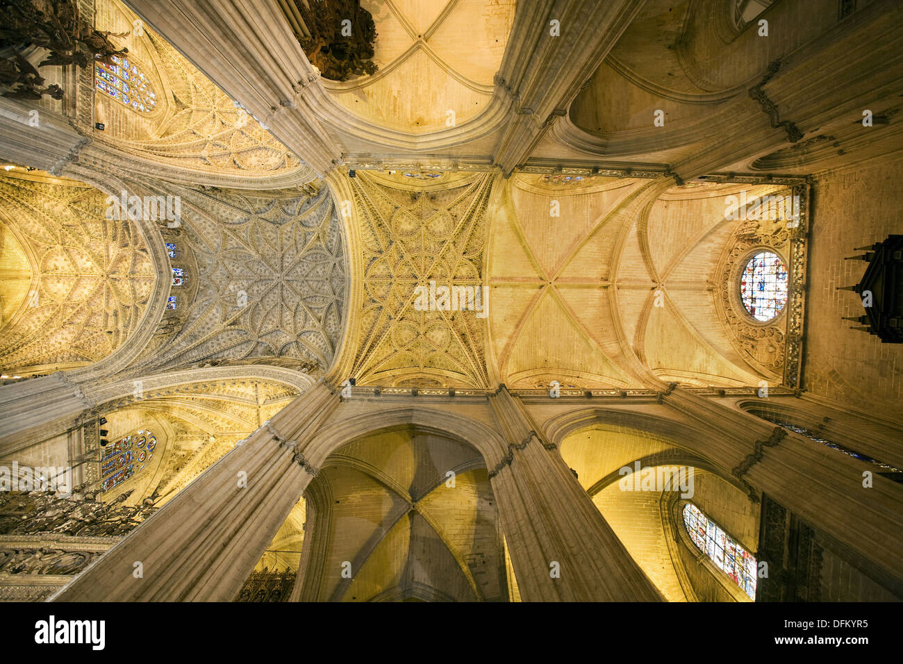 Cross vault hi-res stock photography and images - Alamy