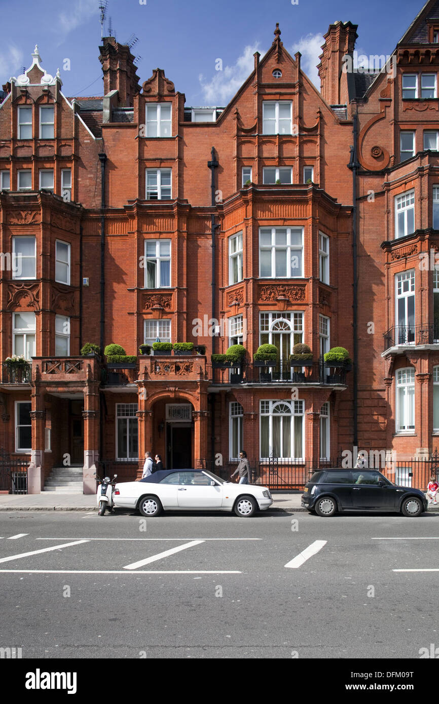 Red Brick Building Facade England High Resolution Stock Photography and ...