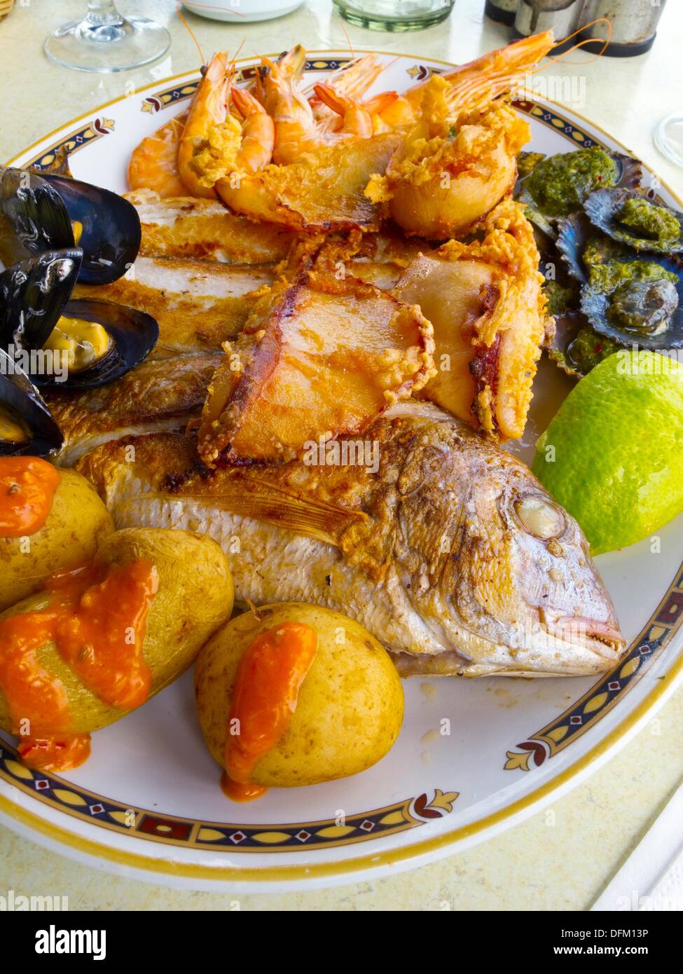 Papas Fish High Resolution Stock Photography and Images - Alamy