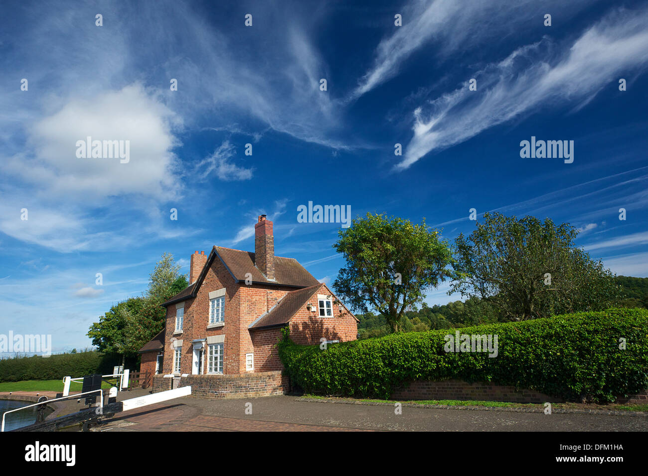 Bratch Locks Keepers House Staffordshire and Worcestershire Canal ...