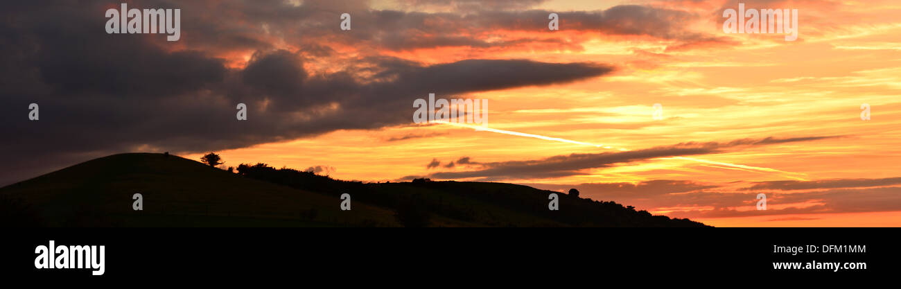 Sunset at Ivinghoe hills, Buckinghamshire, England Stock Photo - Alamy