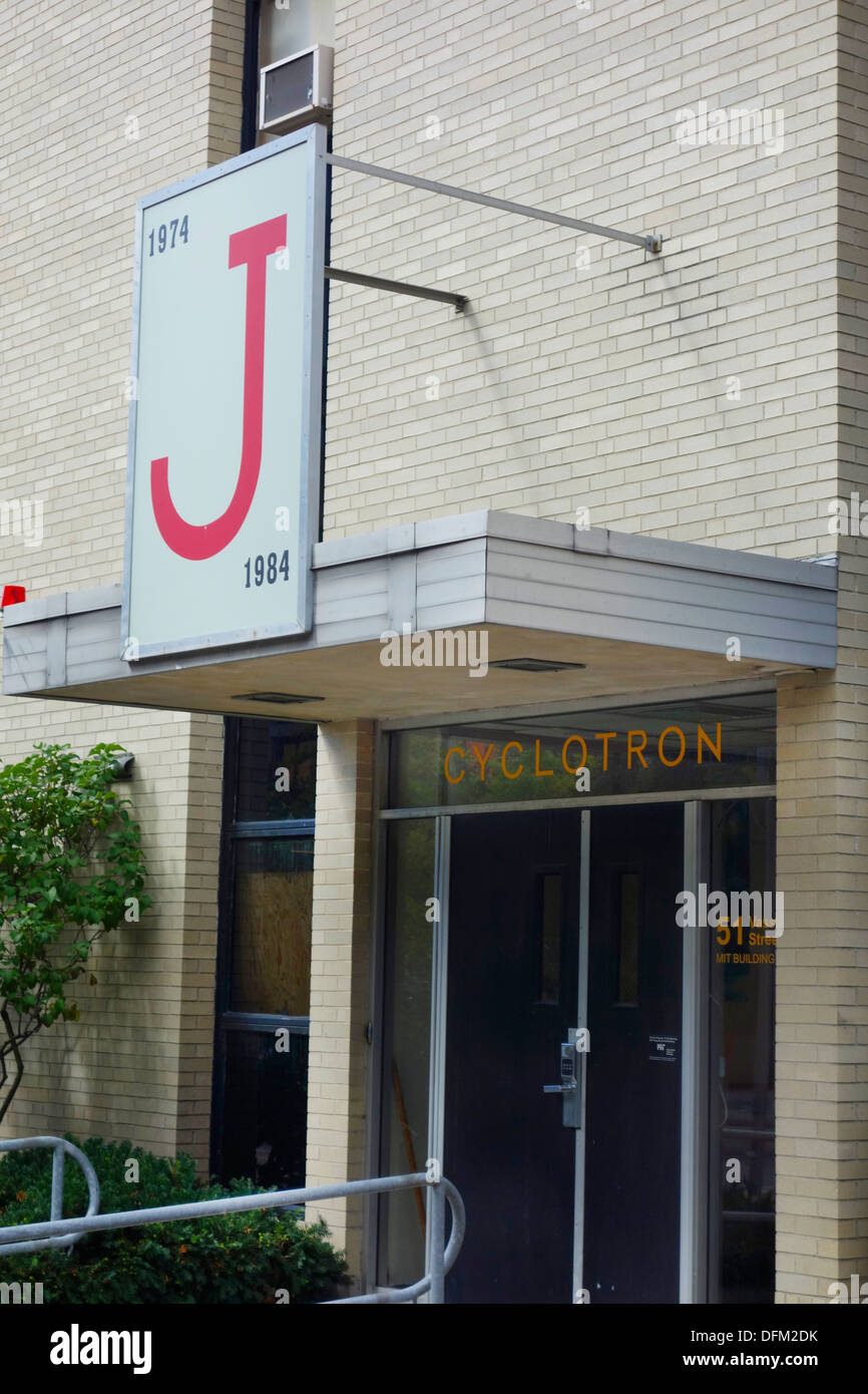 Cyclotron building hi-res stock photography and images - Alamy