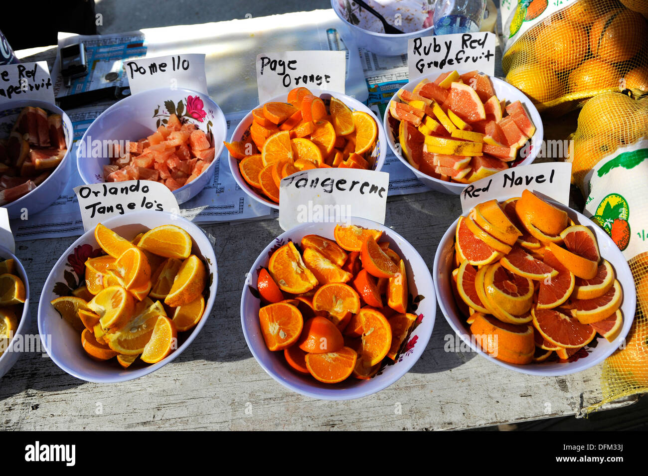 Food fruit outdoor market hi-res stock photography and images - Alamy