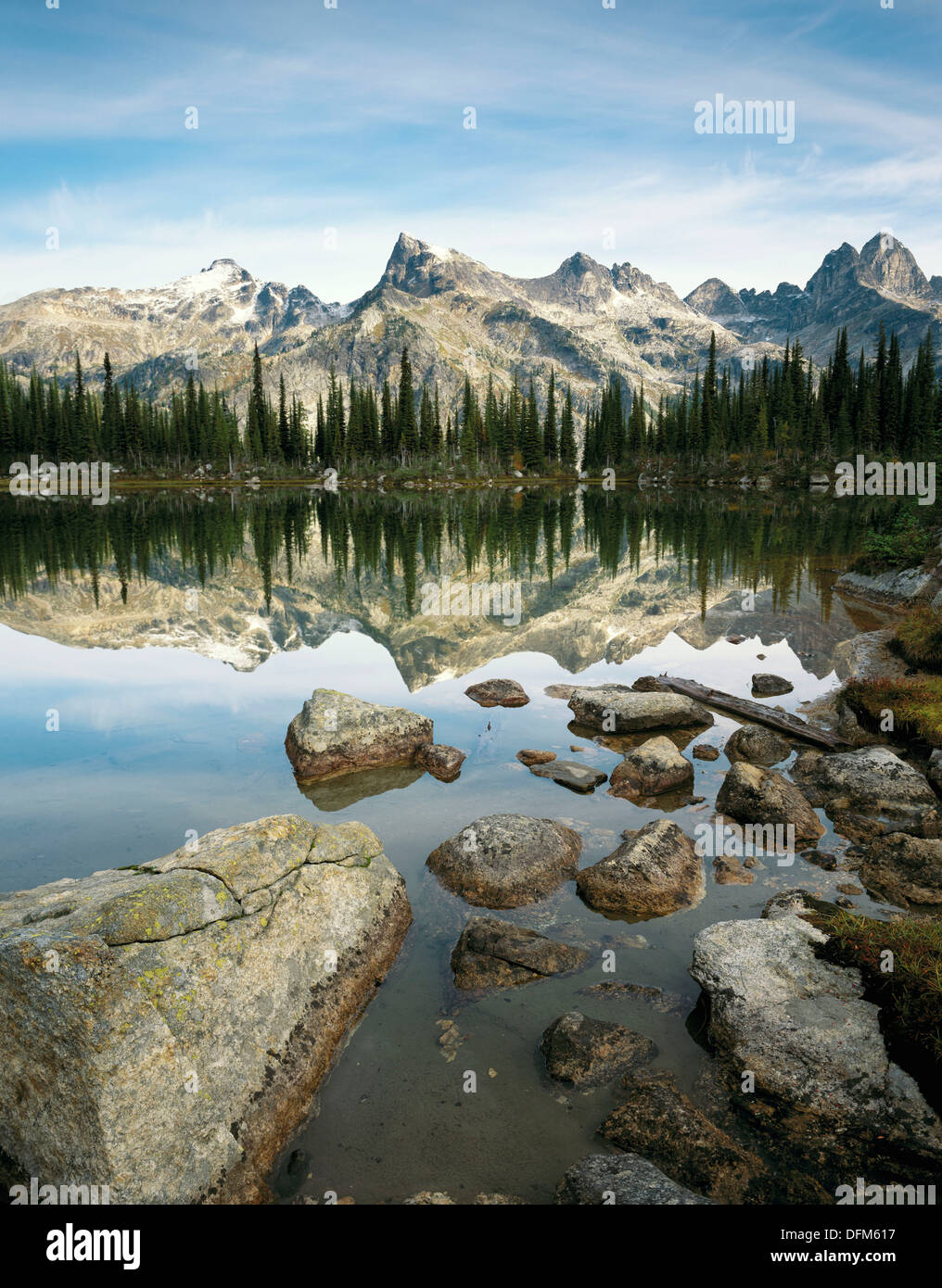 Valhalla mountain range hi-res stock photography and images - Alamy