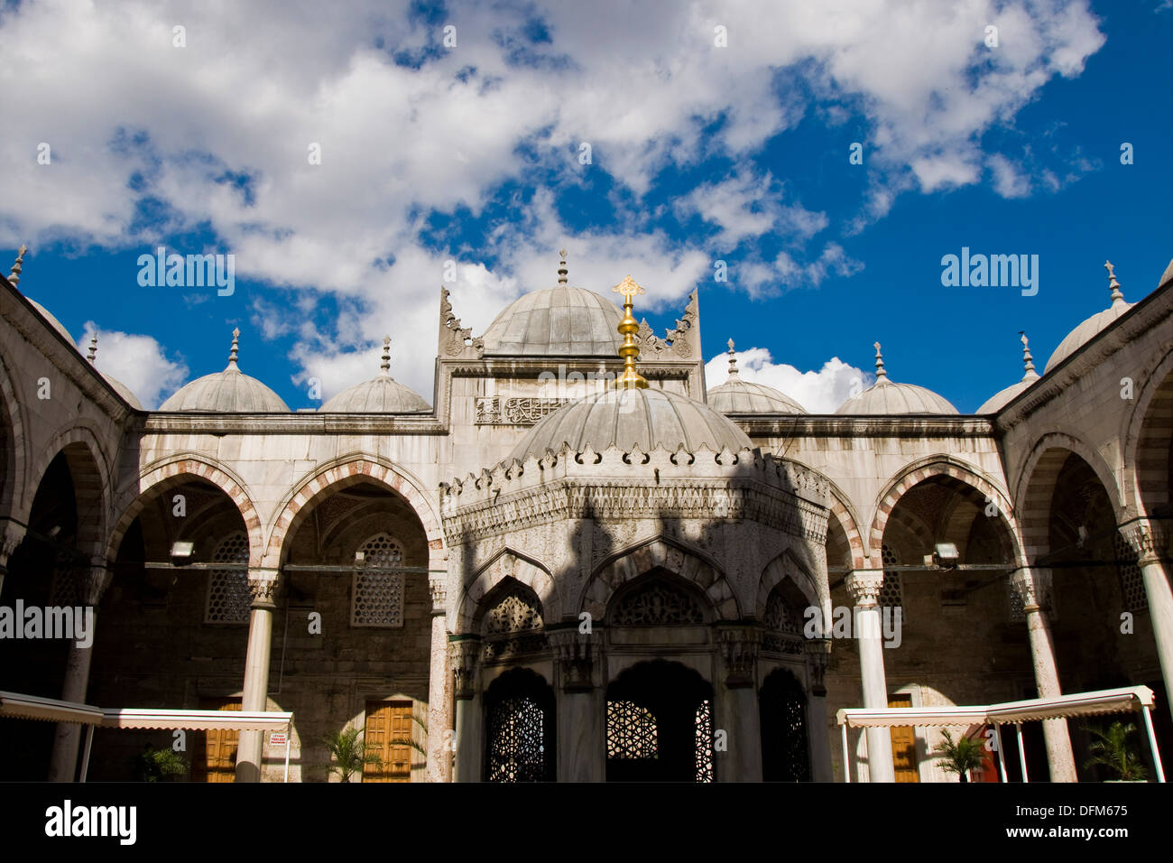 Turkey, Istanbul, Yeni Mosque Stock Photo - Alamy