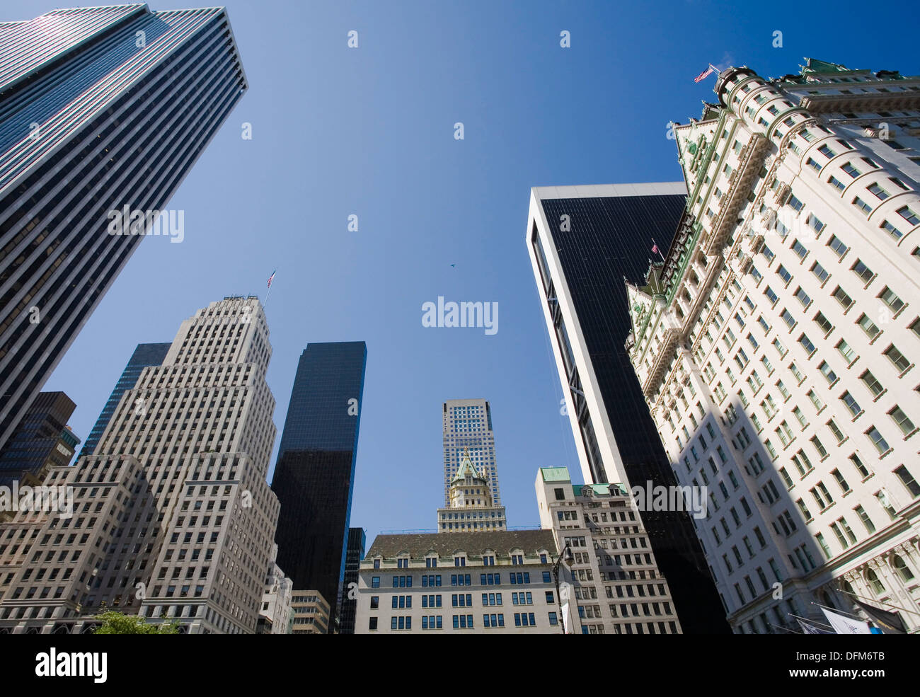 The plaza hotel new york building hi-res stock photography and images ...