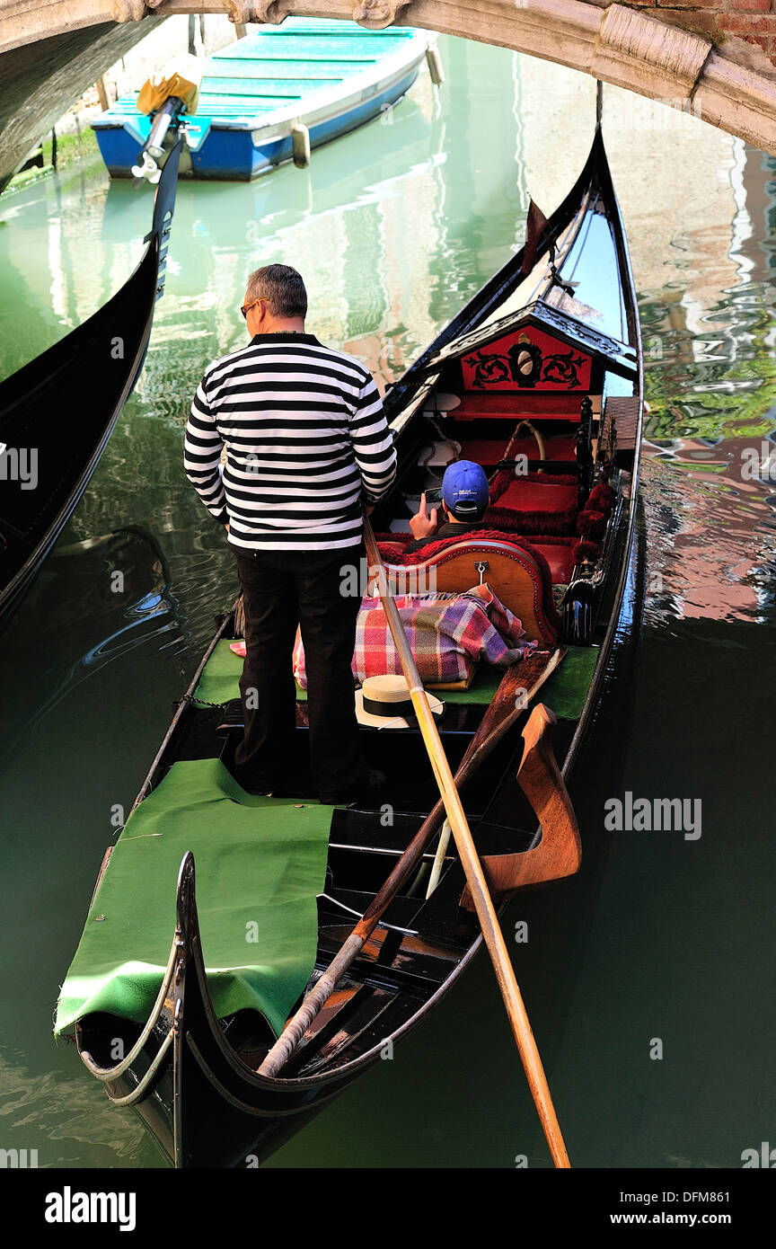 Venice italy sunken boat canal hi-res stock photography and images - Alamy