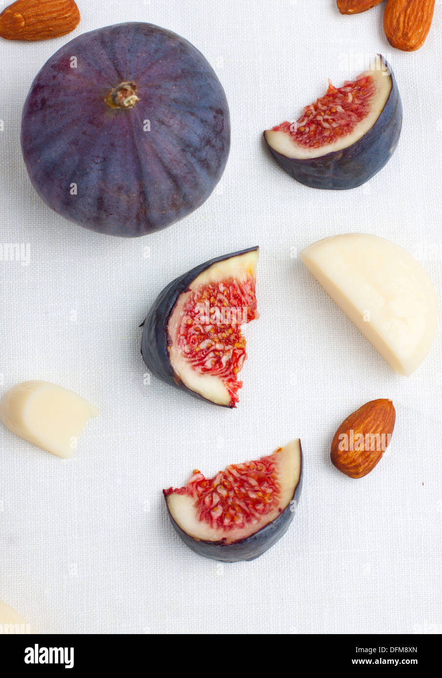 Fresh cut figs hi-res stock photography and images - Alamy