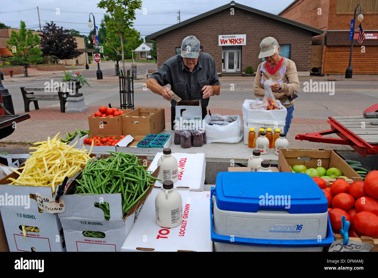 Country roadside stand hi-res stock photography and images - Alamy