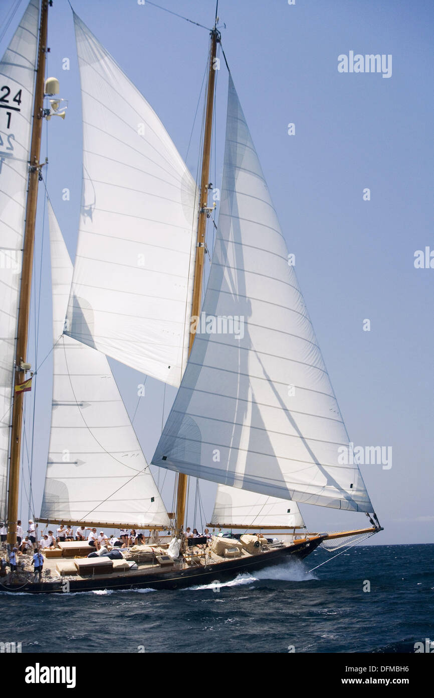 Twin masted sail boat hi-res stock photography and images - Alamy