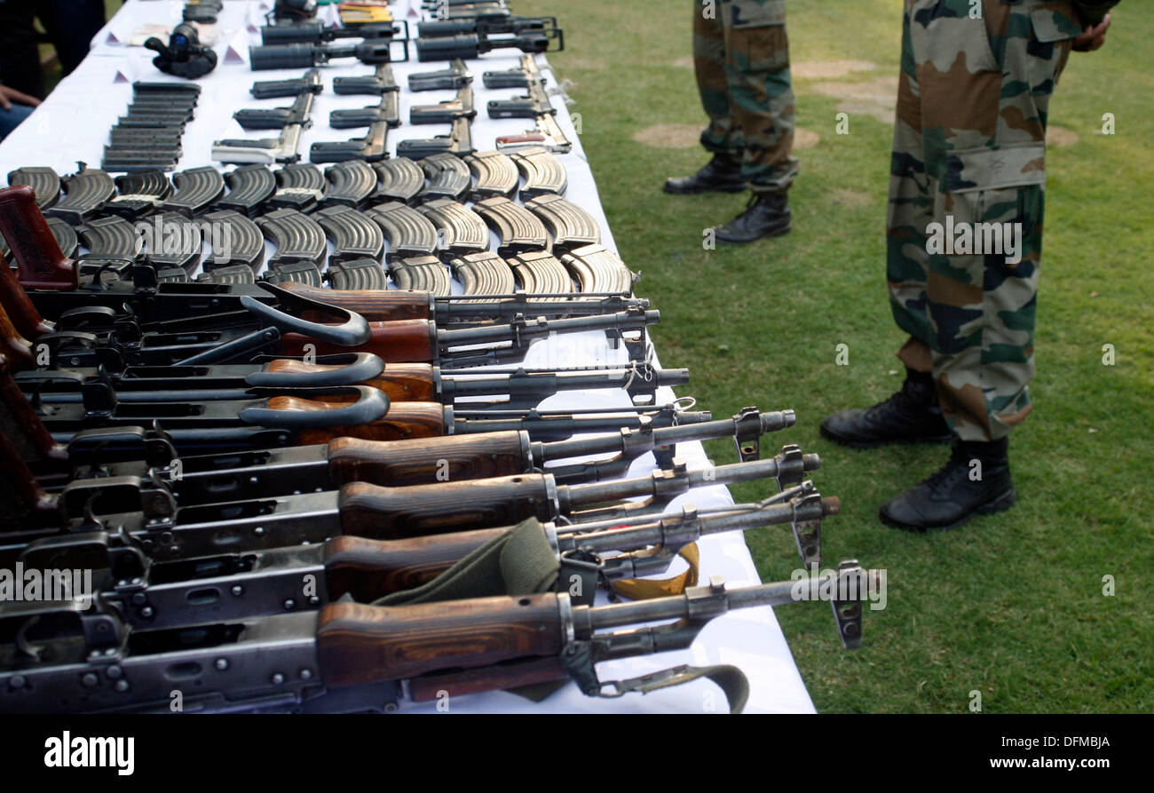 Srinagar, Indian Administered Kashmir 07th october Indian army displays ...