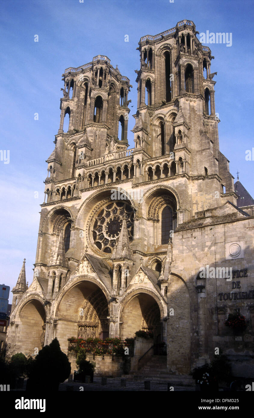 Laon cathedral facade hi-res stock photography and images - Alamy