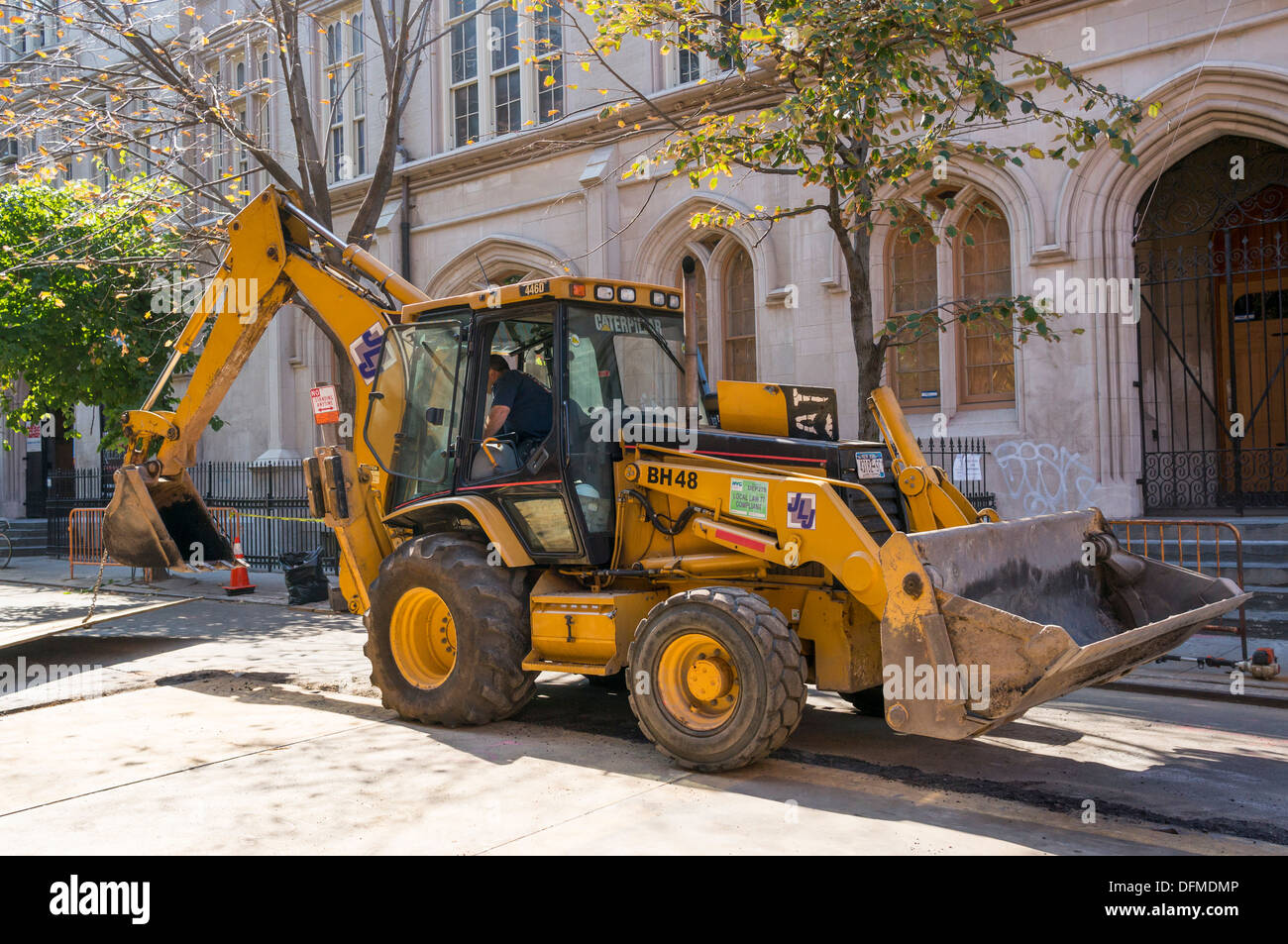 Bulldozer under hi-res stock photography and images - Alamy