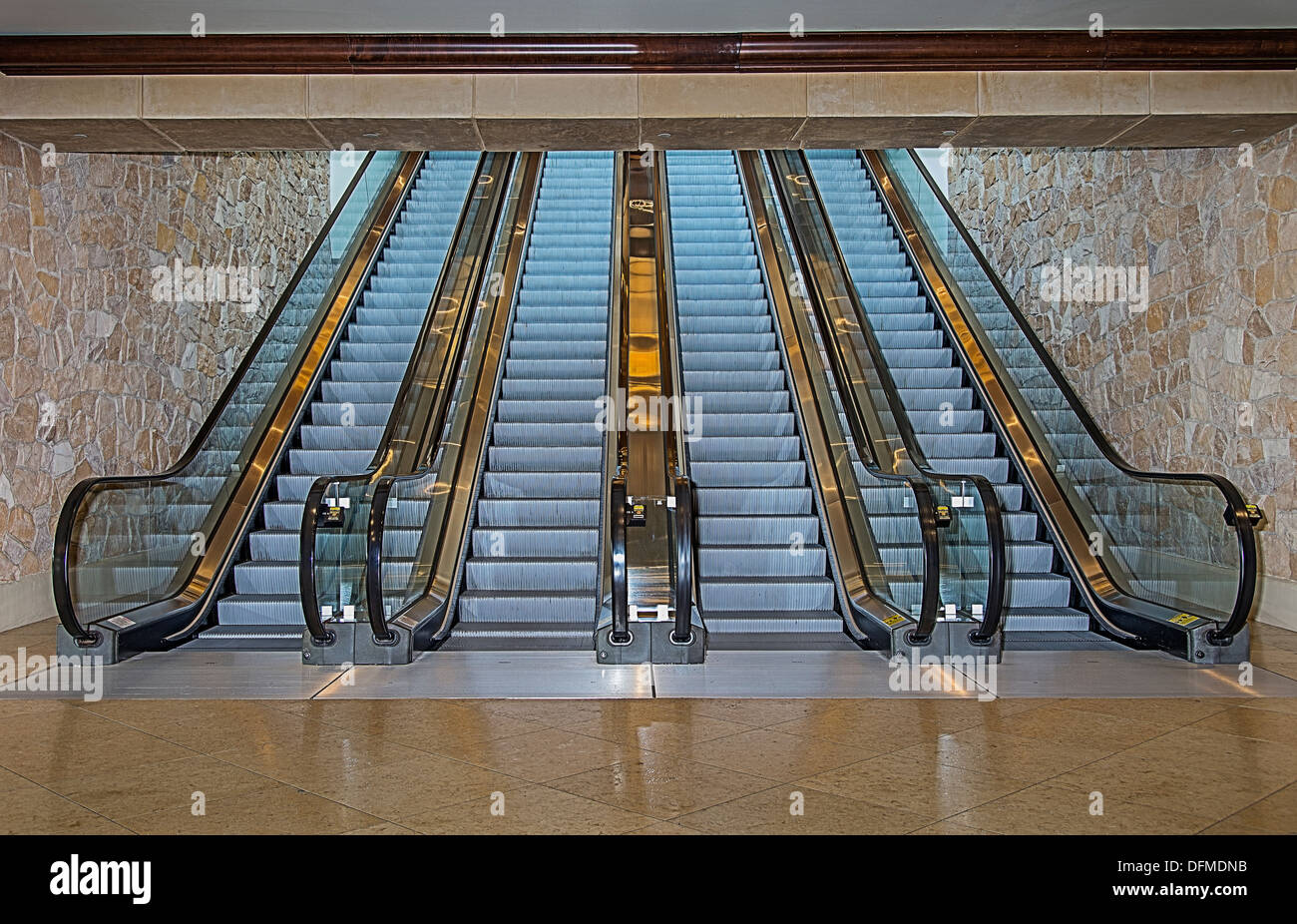 Public escalators hi-res stock photography and images - Alamy