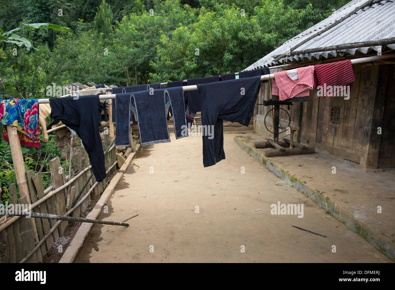 Traditional hmong house hi-res stock photography and images - Alamy