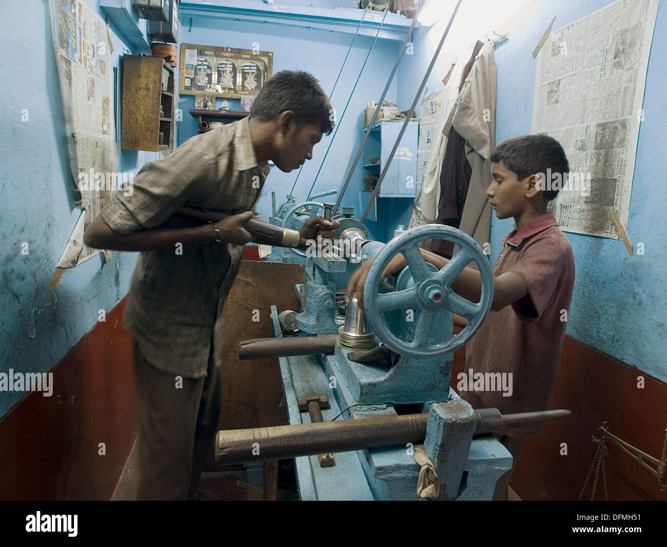 Child labor exploitation in india hi-res stock photography and images ...