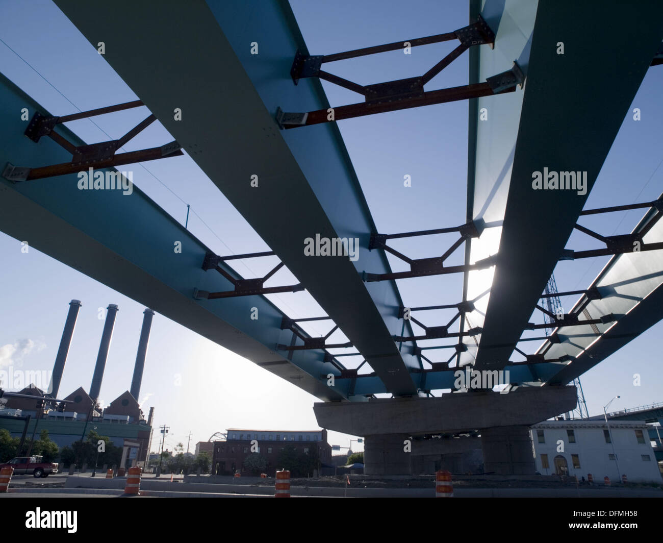 Overhead truss construction hi-res stock photography and images - Alamy