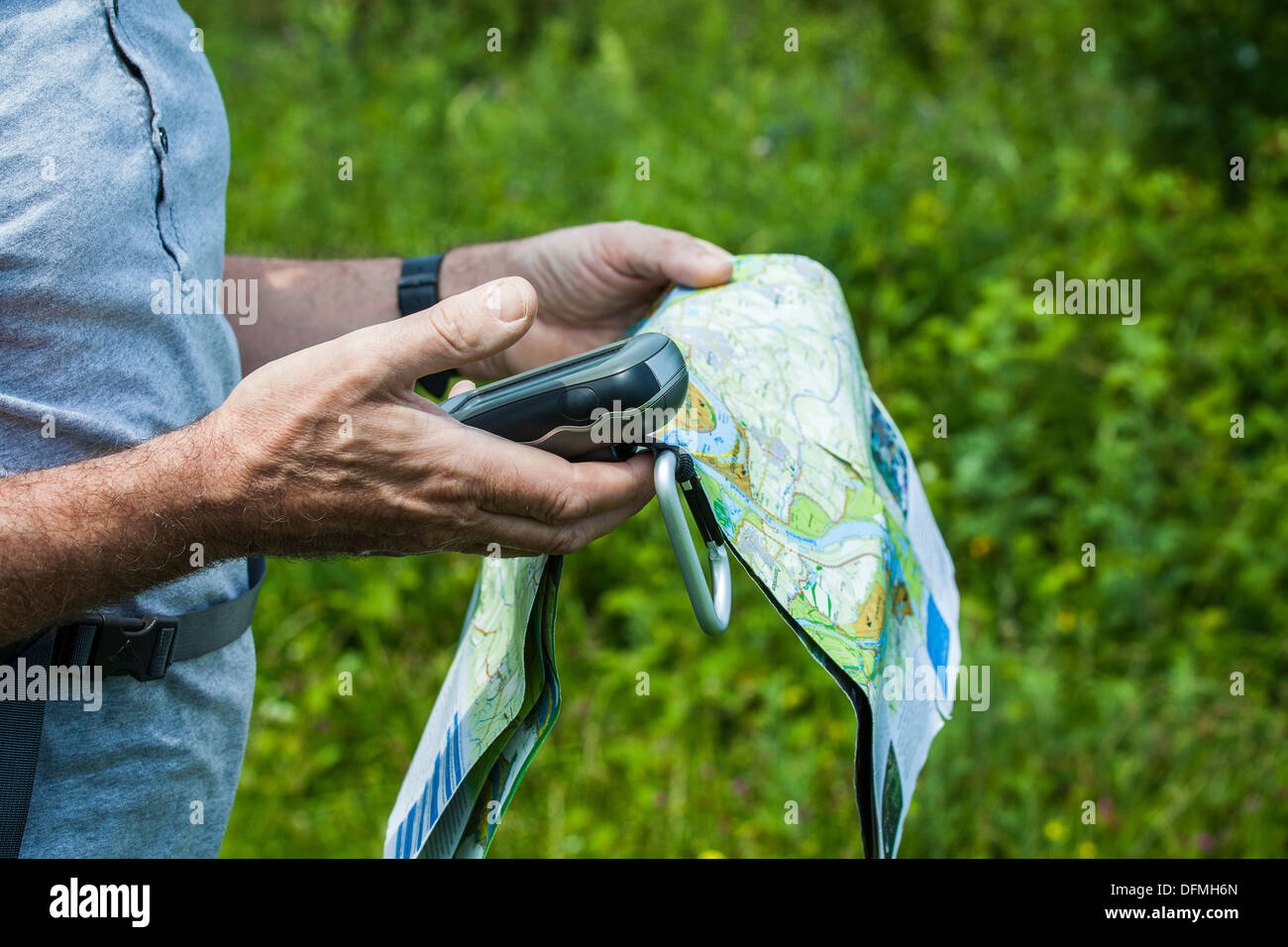 Finding a location hi-res stock photography and images - Alamy