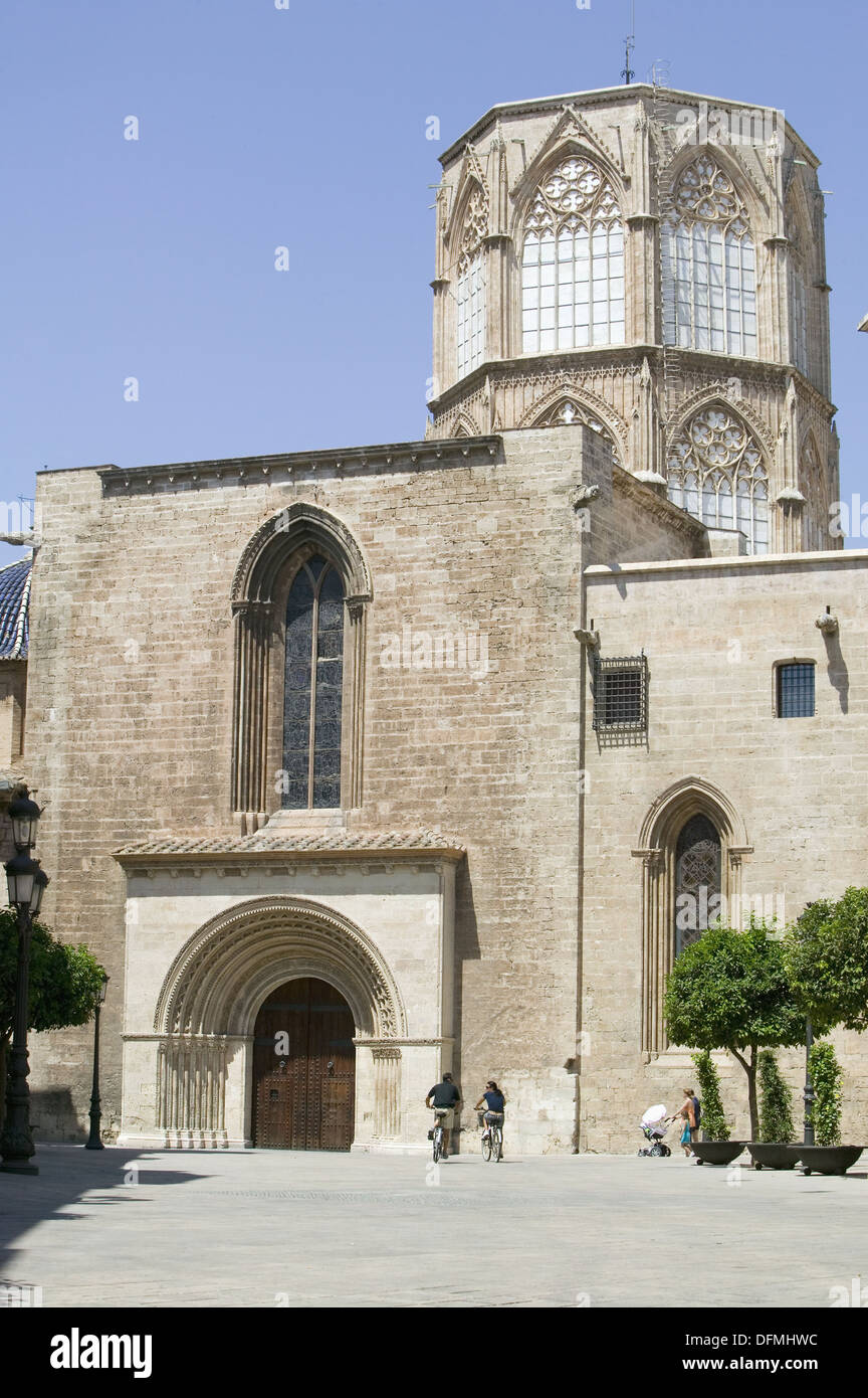 Octogonal structure hi-res stock photography and images - Alamy