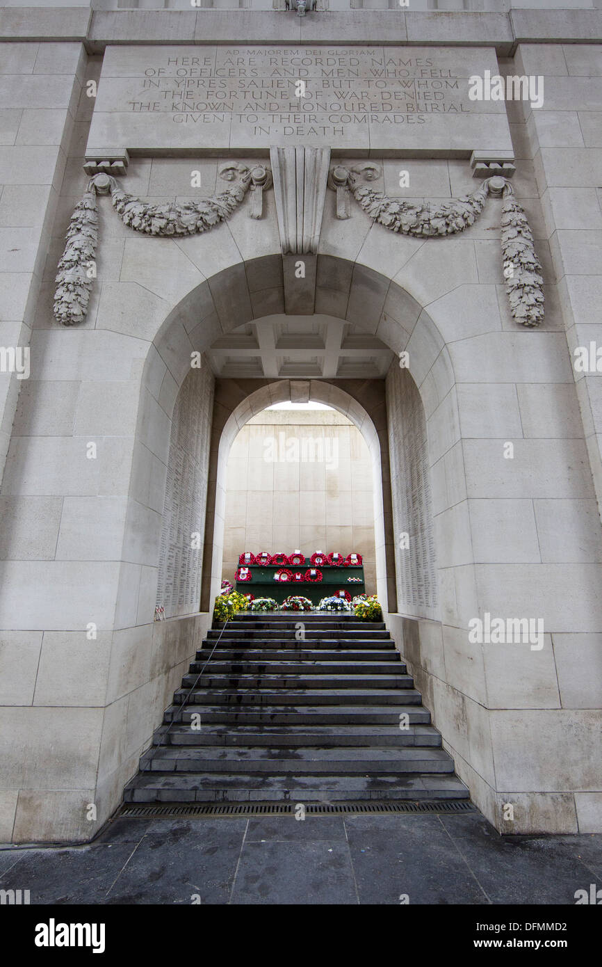 Menin Gate Ypres ww1 cemetery Belgium Belgian World War One cemeteries ...