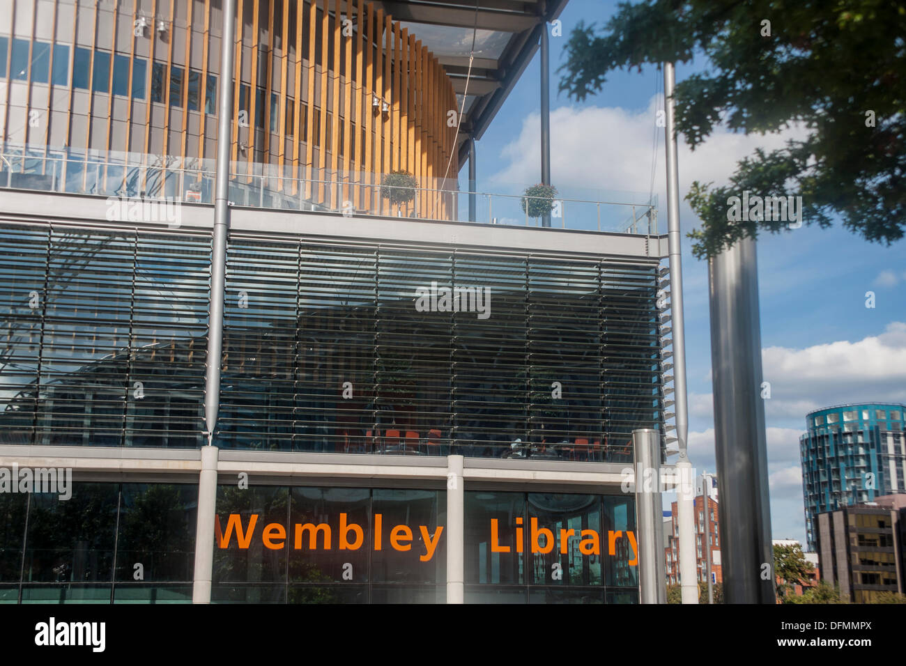 Wembley library brent civic centre hi-res stock photography and images ...