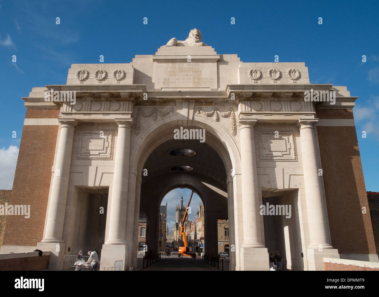 Menin Gate Ypres ww1 cemetery Belgium Belgian World War One cemeteries ...