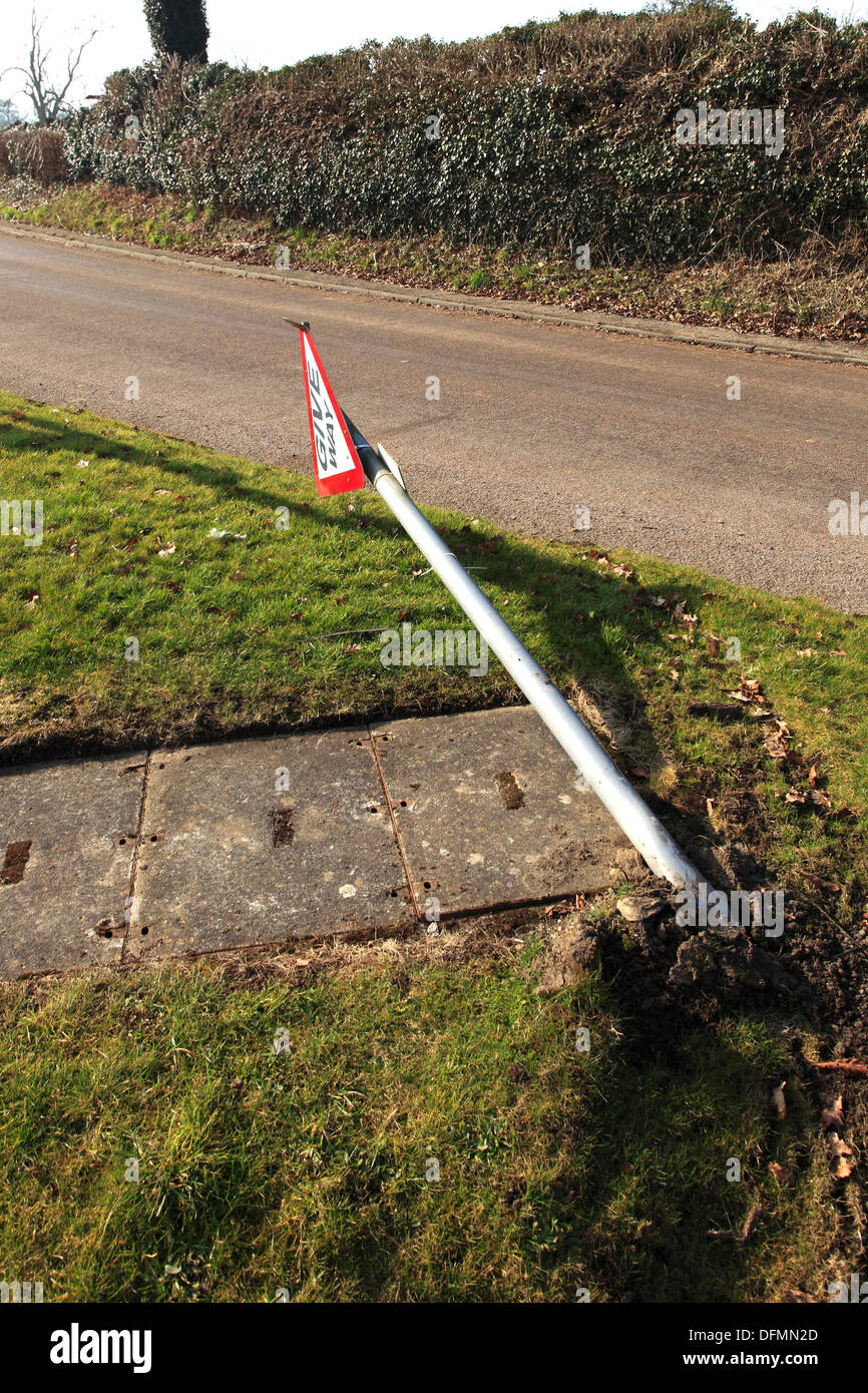 damaged Give Way road sign after an accident Stock Photo - Alamy