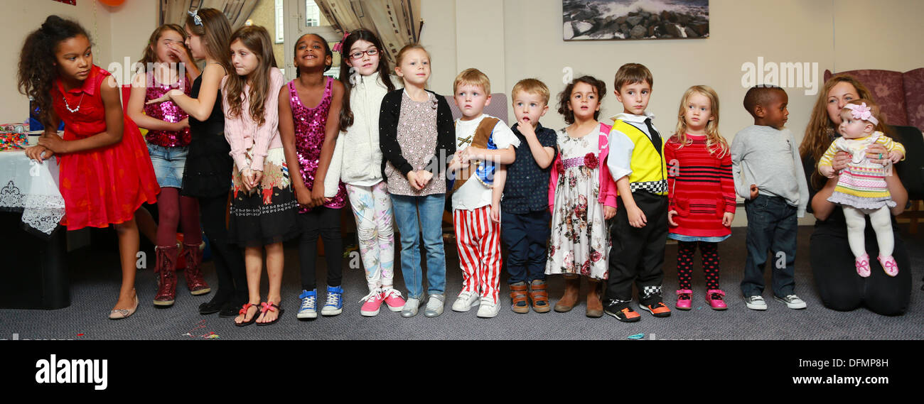 Kids of different ages hi-res stock photography and images - Alamy
