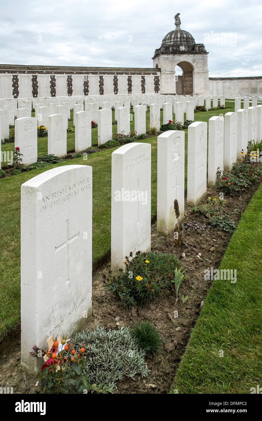 Tyne Cot ww1 cemetery Belgium Belgian World War One cemeteries Stock ...