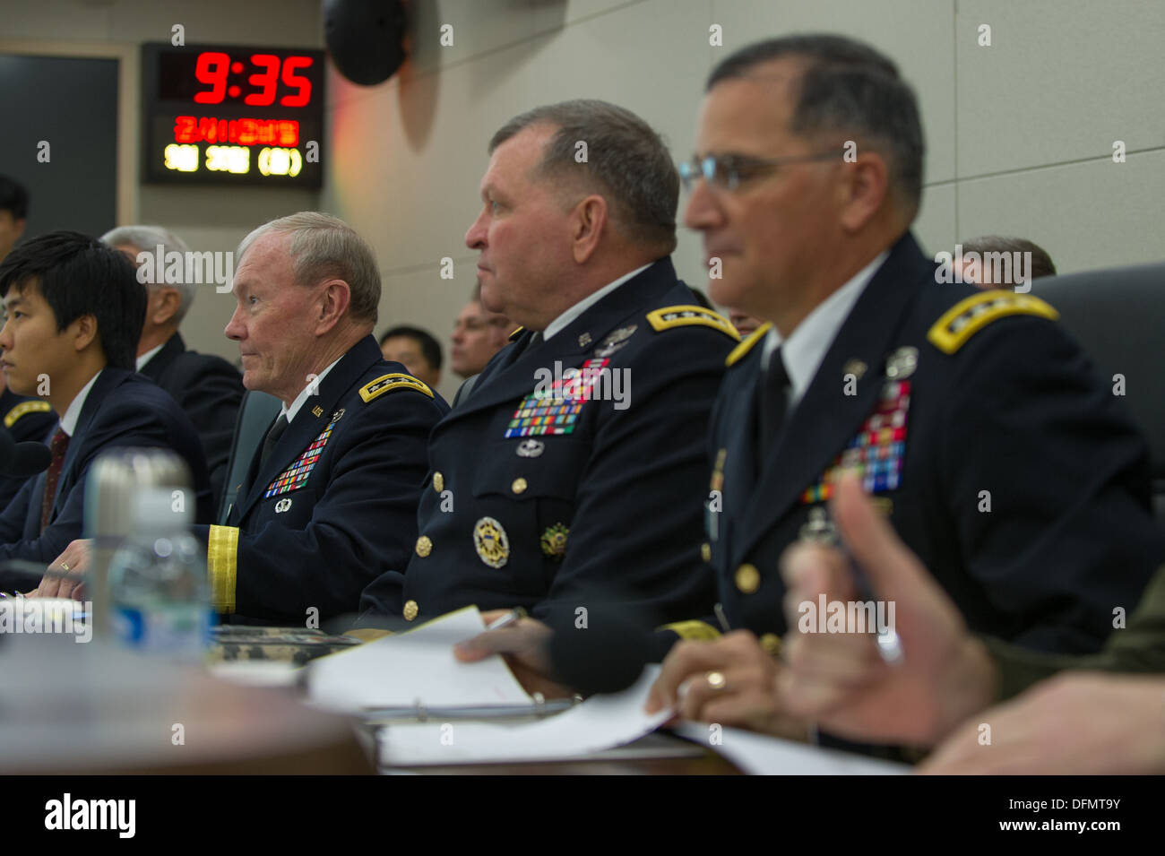 Outgoing u s forces korea commander gen james d thurman hi-res stock ...