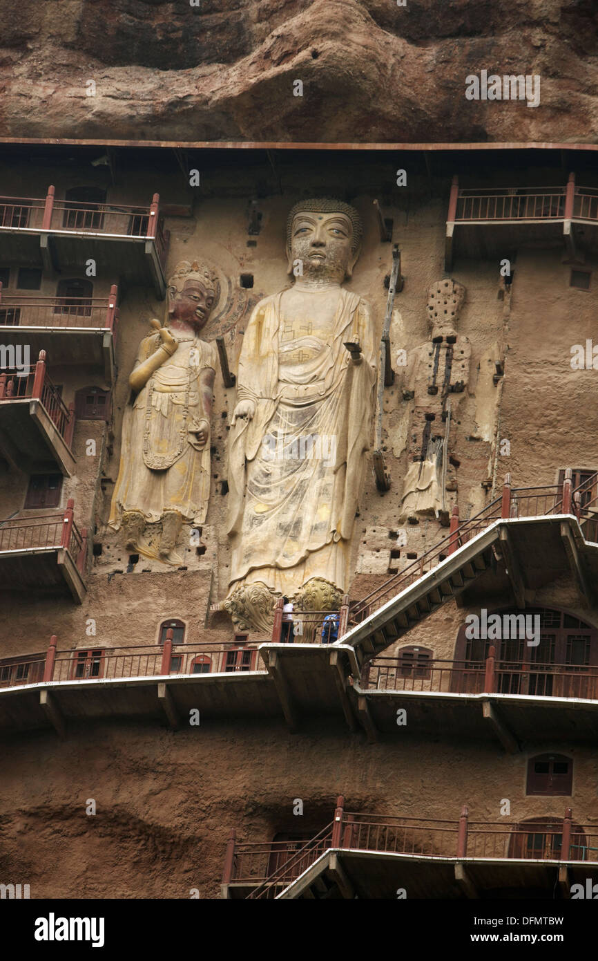 Maijishan grottoes and tianshui hi-res stock photography and images - Alamy